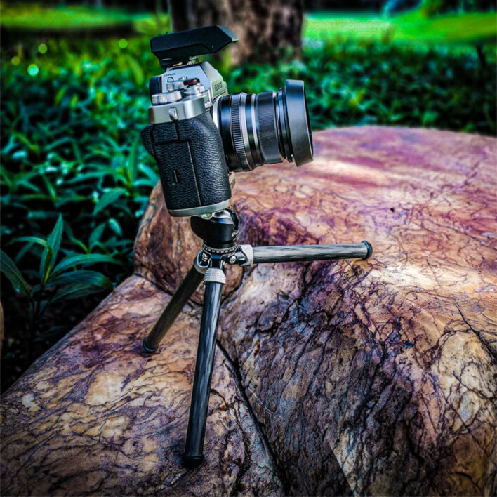 Leofoto MT-02C Mini Carbon Fibre Table Top Tripod with LH-22 Ball Head ...